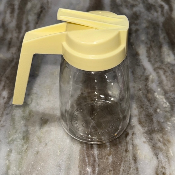 Fedco corporation | Kitchen | Elegant Yellowtop Syrup Dispenser | Poshmark